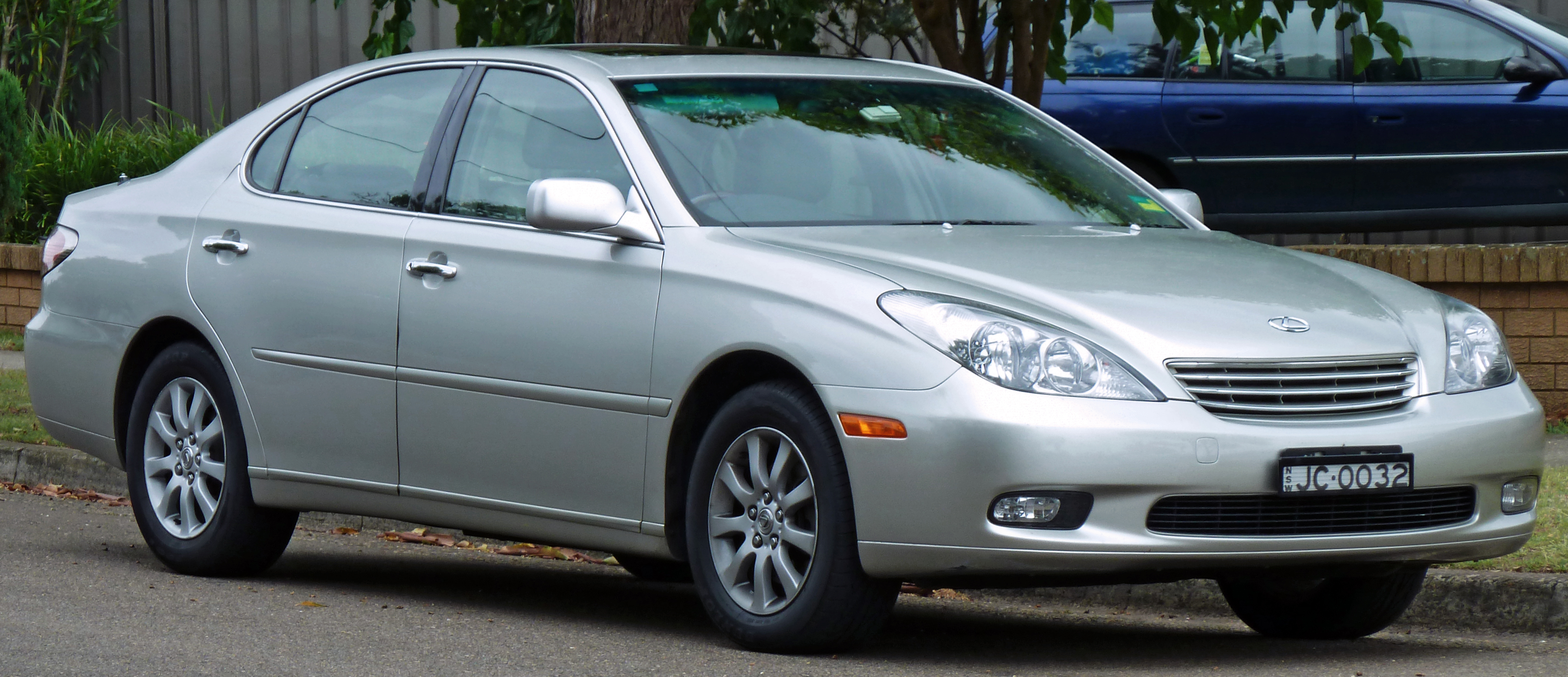 2001 Lexus ES 300 VINs, Configurations, MSRP & Specs - AutoDetective